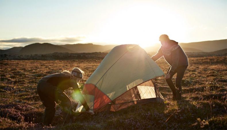 Guía de acampada outdoor: equipo esencial y consejos prácticos